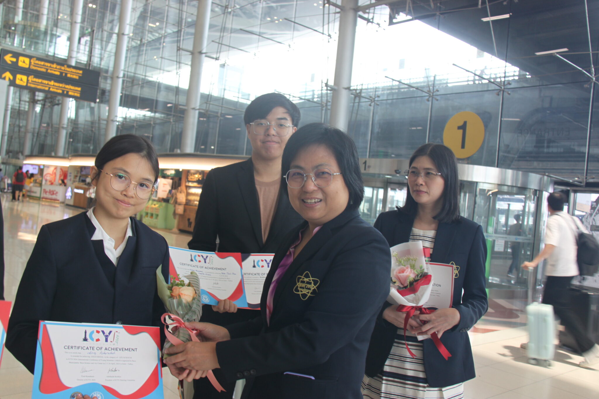 สสวท. ร่วมยินดีเยาวชนไทยกลับจากนำเสนอผลงานเวทีนานาชาตินักวิทย์รุ่นเยาว์ ICYS 2024 คว้าชัยเหรียญ ...